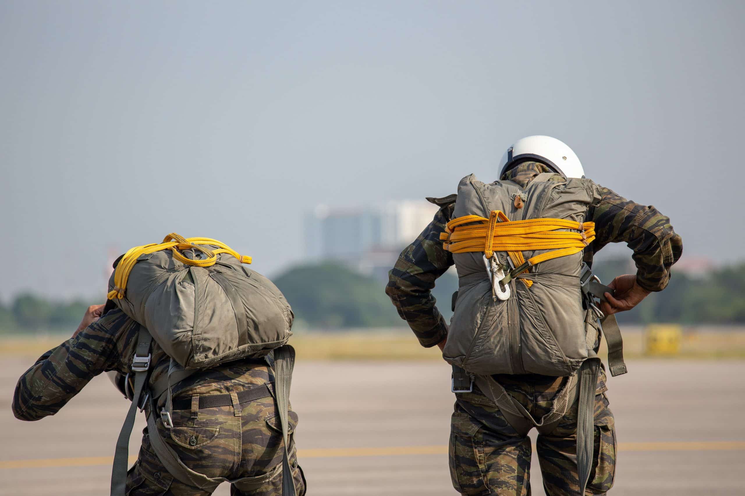 WHOSE CHUTE ARE YOU PACKING? - HQnotes