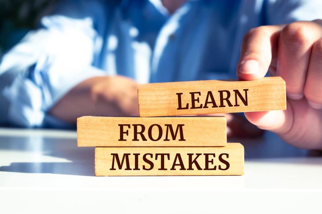 TURNING MISTAKES INTO LEARNING EVENTS - HQnotes